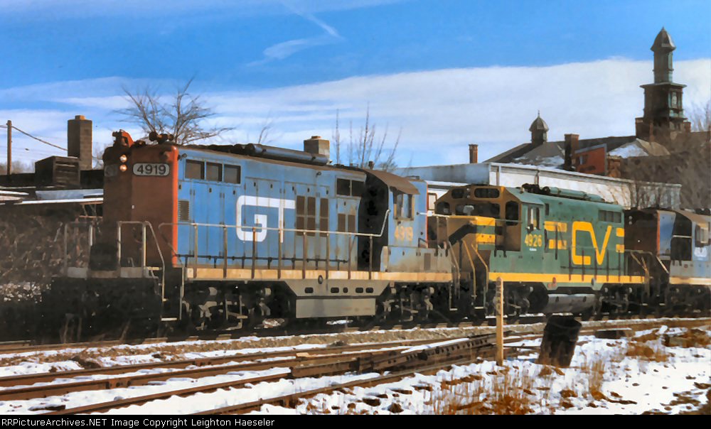 GTW 4919 with CV 4926